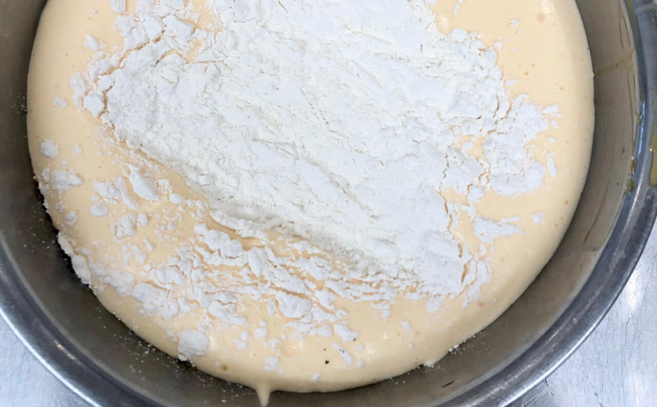 【共立てスポンジ生地を解説!】ジェノワーズの基本レシピと失敗しない作り方 | おやつぶ｜お菓子作りのコツと道具